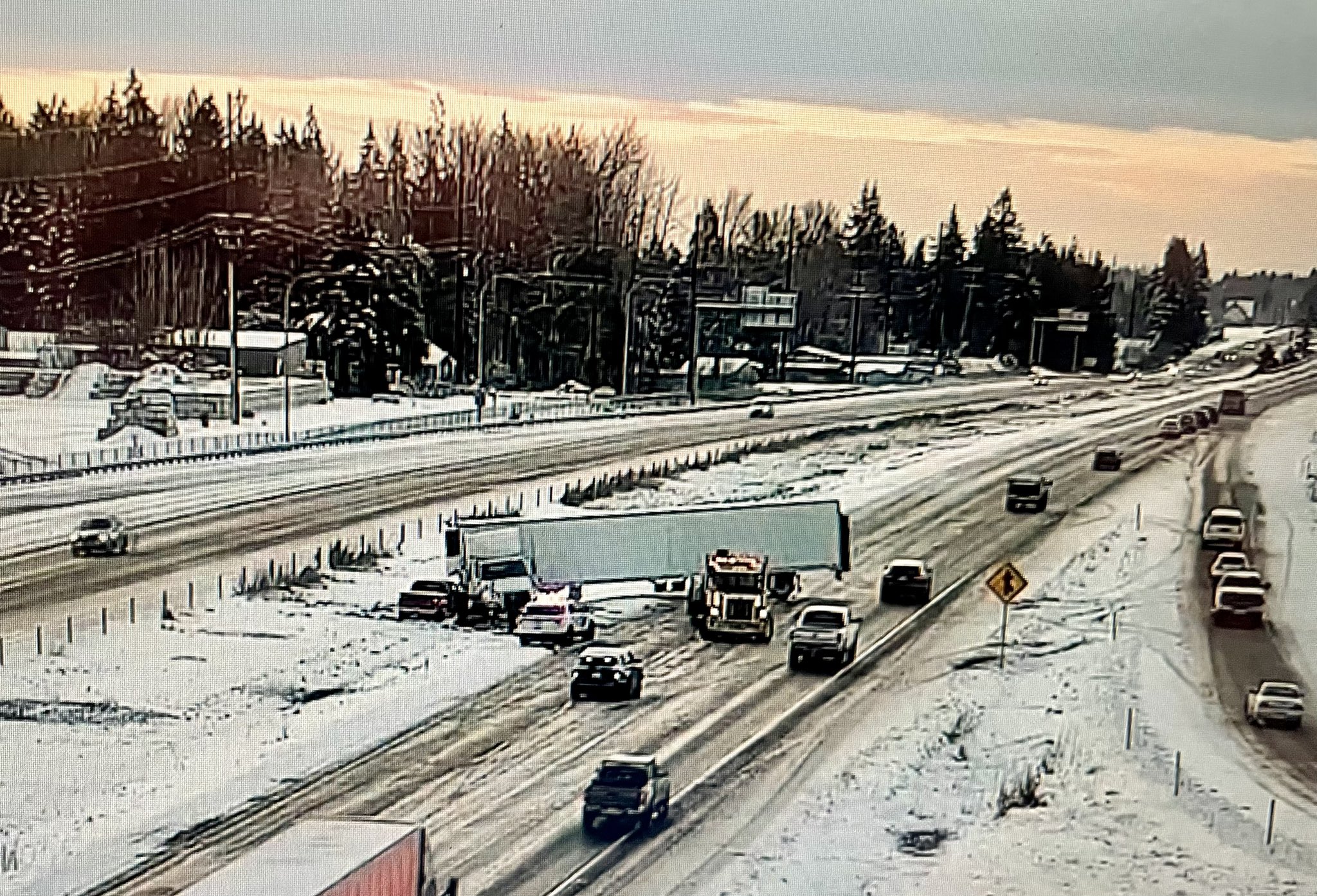 Winter weather crashes block freeways in Clark County, Portland - Camas ...